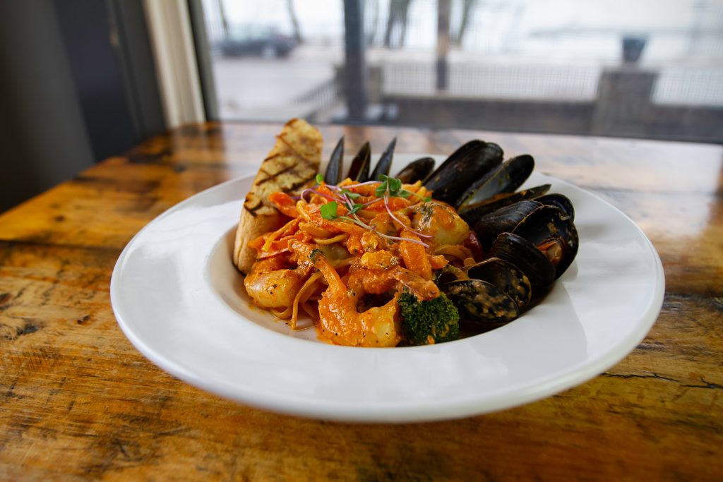 Home - Governor's Pub & Eatery